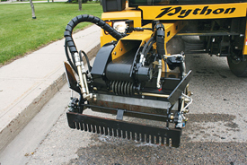 HWzone - Python 5000: הרובוט שמתקן כבישים בשניות